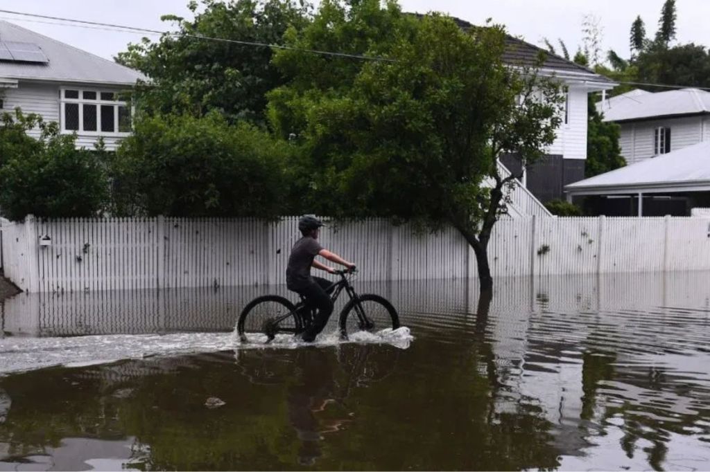 ‘Perfect storm’: How much extreme weather is really costing Aussies ...